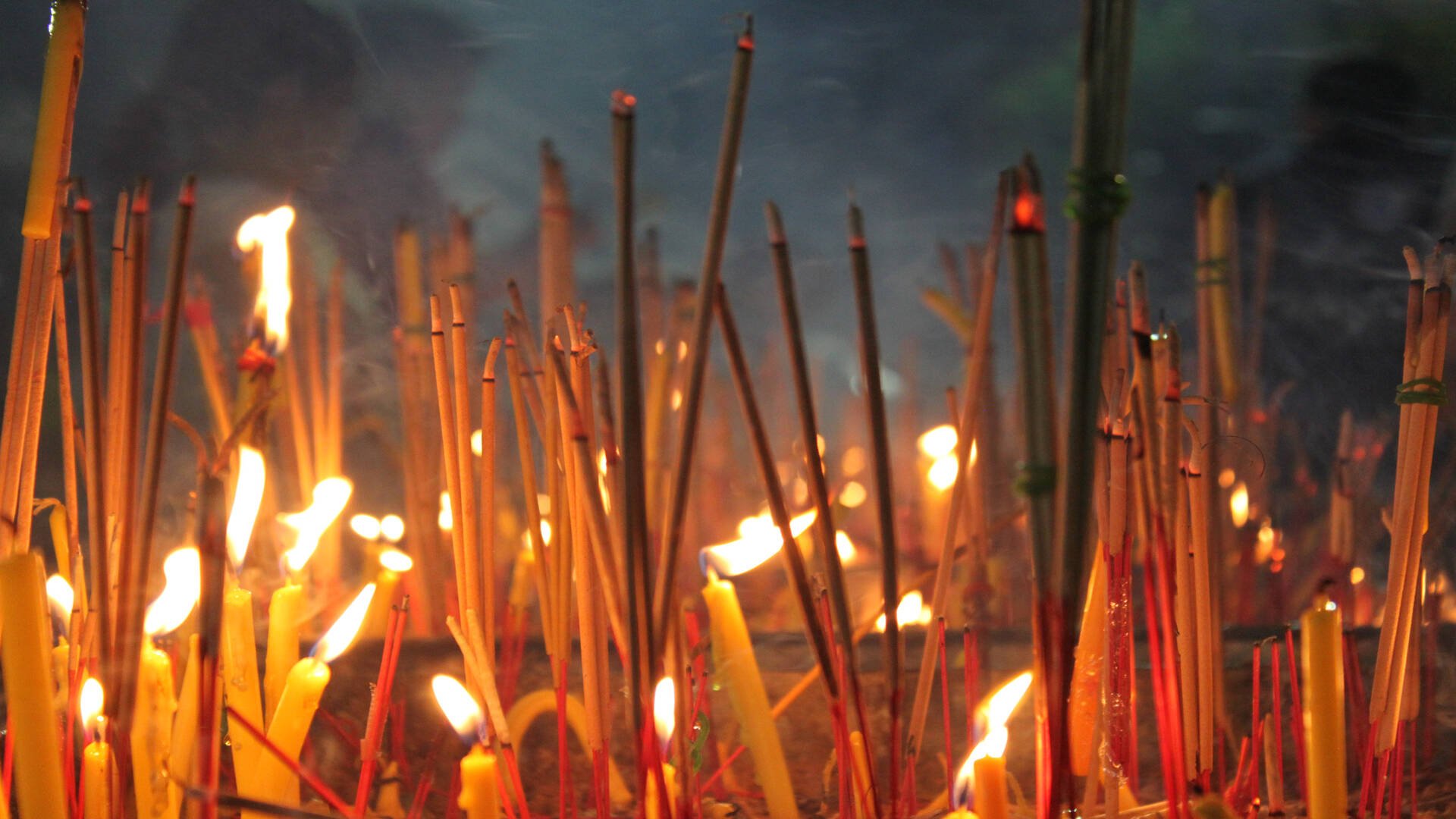 The ultimate guide to Bangkok’s Wan Awk Pansa celebrations - Bookaway
